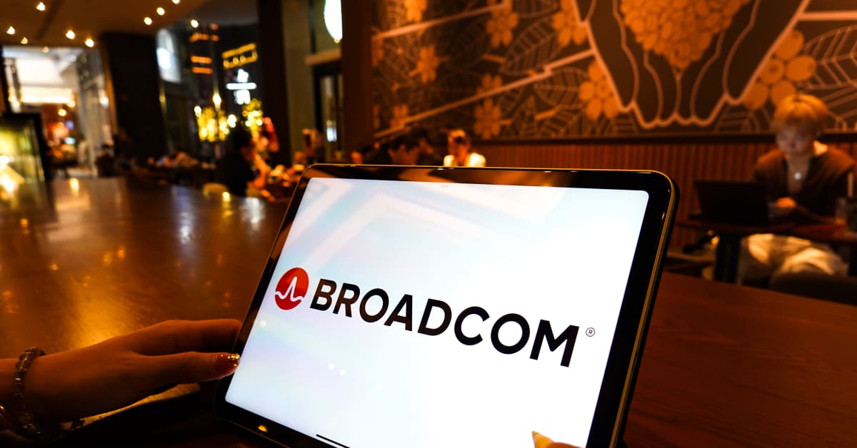 Analysts revisit Broadcom stock price targets after Q1 earnings ...
