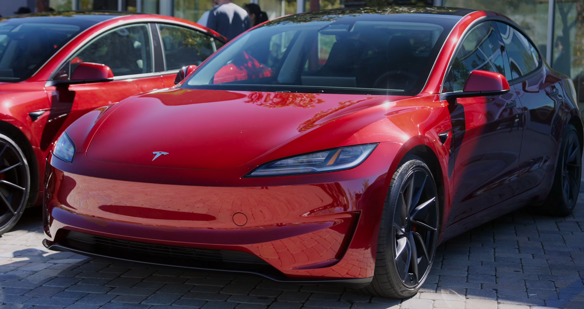 YouTuber exposed Tesla pitfall with a Looney Tunes inspired test ...