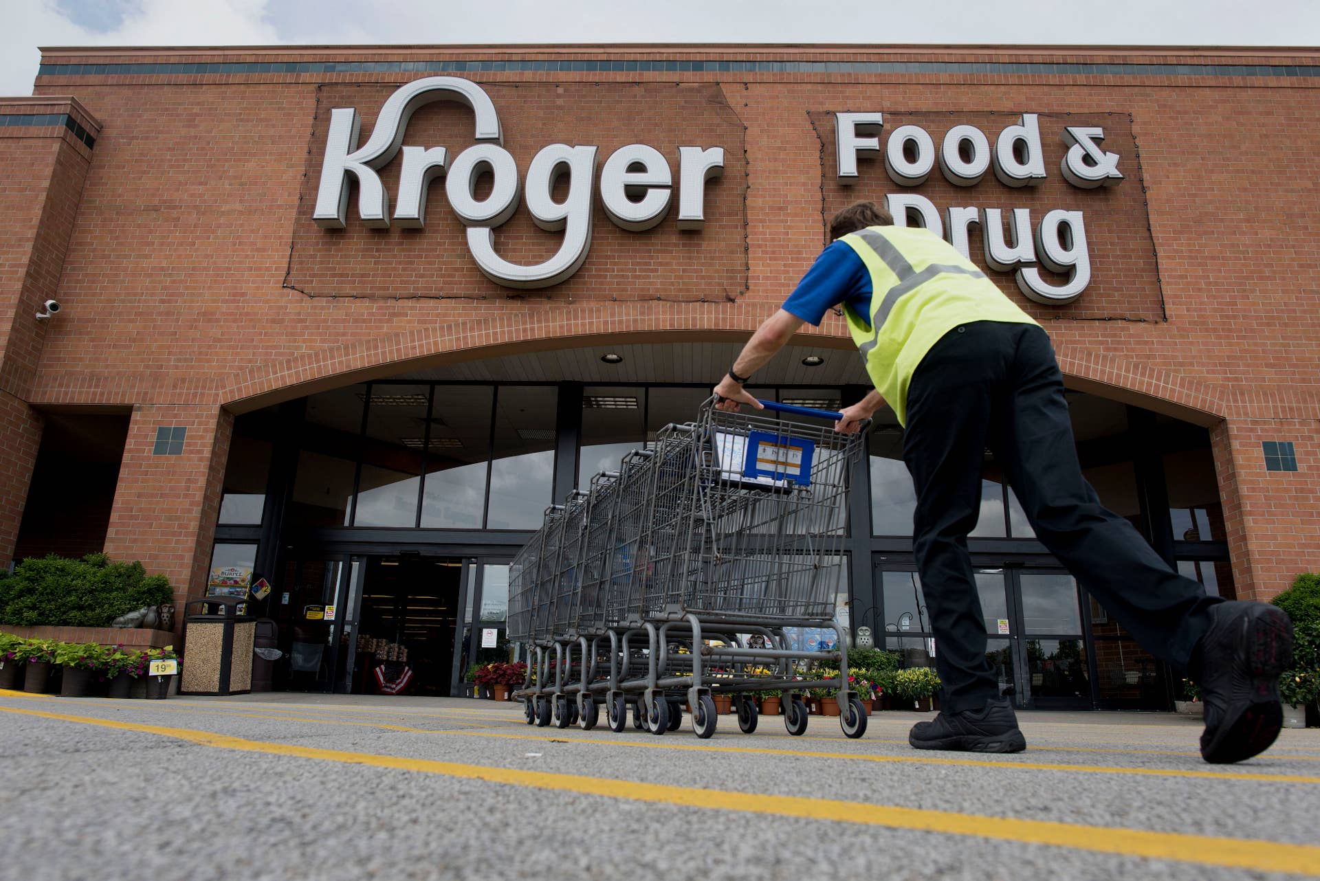 How much does Costco pay? From cashier to forklifter to CEO - TheStreet