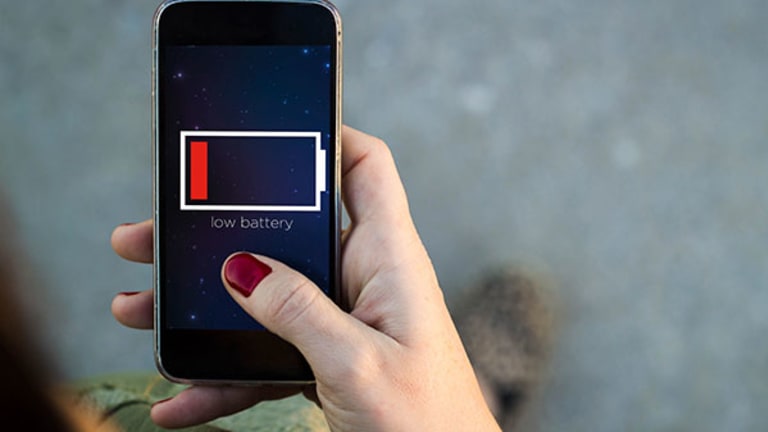 5 Technological Remedies if You Suffer From Smartphone 'Low Battery ...