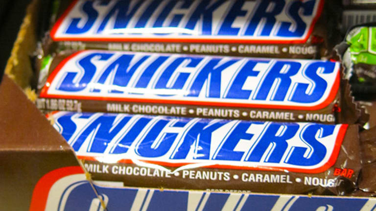 Snickers Pulled Off A Live Super Bowl Commercial - TheStreet