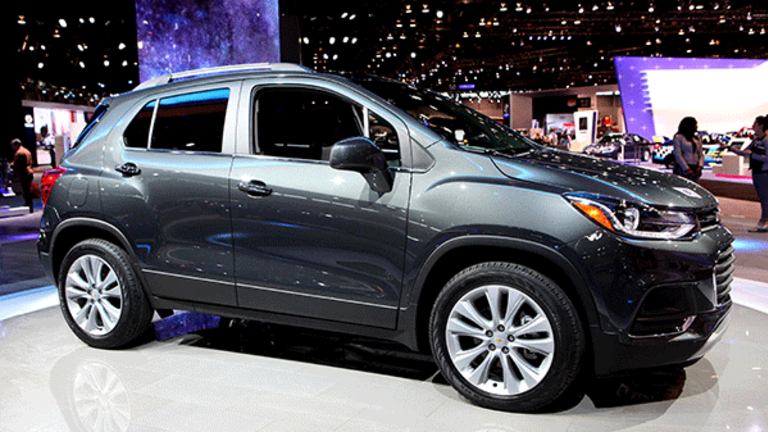 GM's Refurbished Chevy Trax Subcompact Motors Into a Crowded Field ...