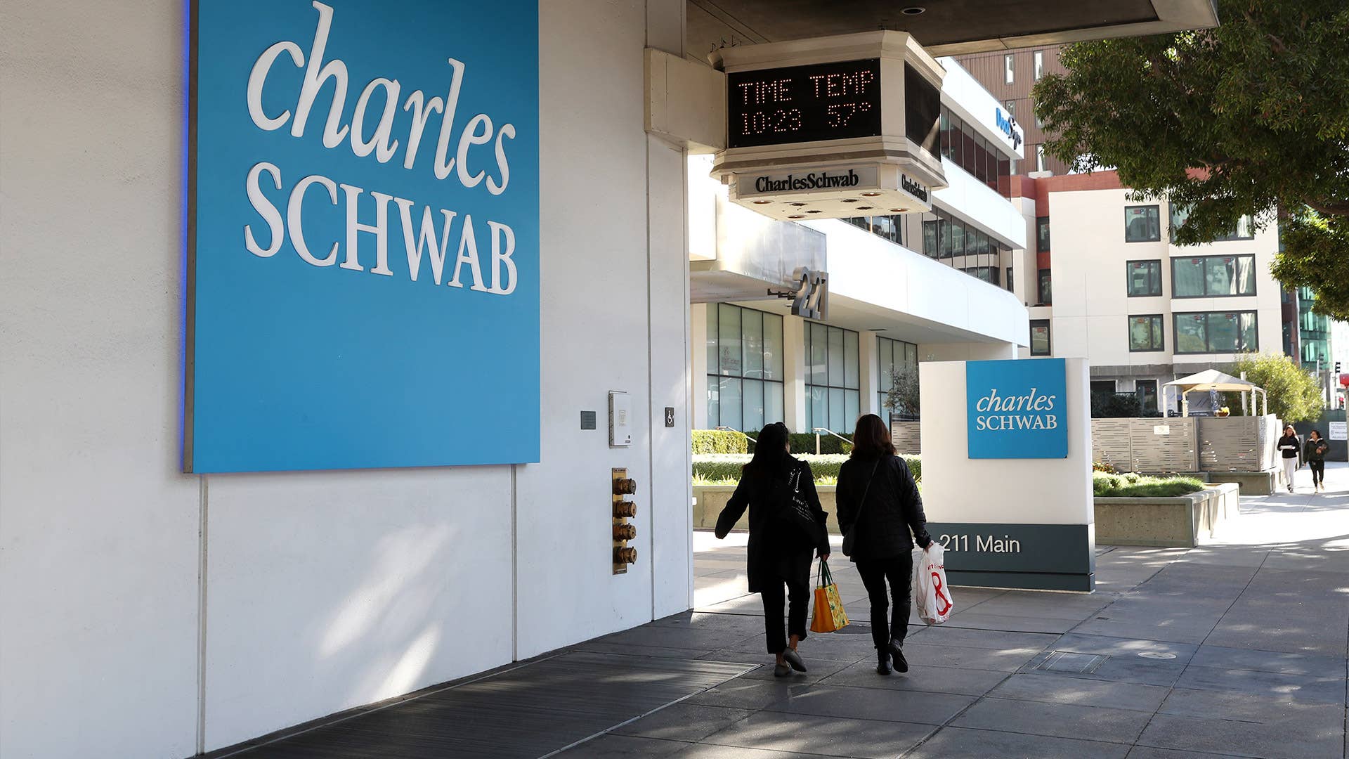 Charles Schwab Core Net New Assets Fall In August With 58 OFF