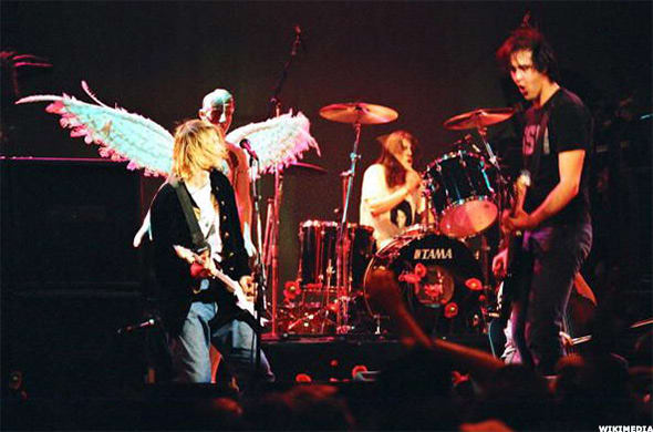 The 10 Greatest Bands of the '90s - TheStreet