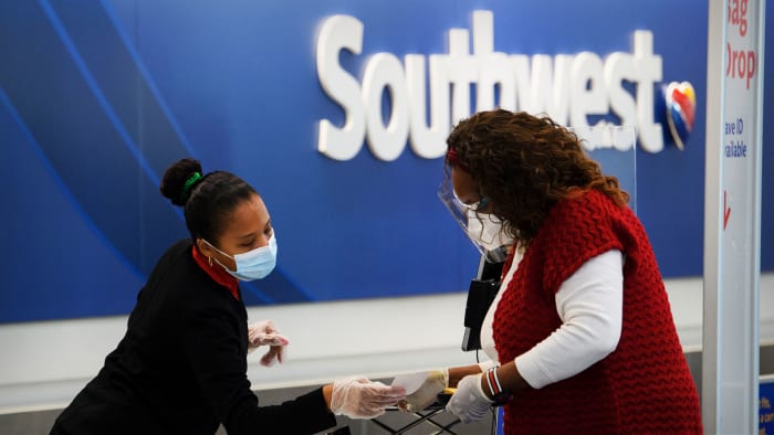 Southwest Airlines supports a controversial boarding policy - TheStreet