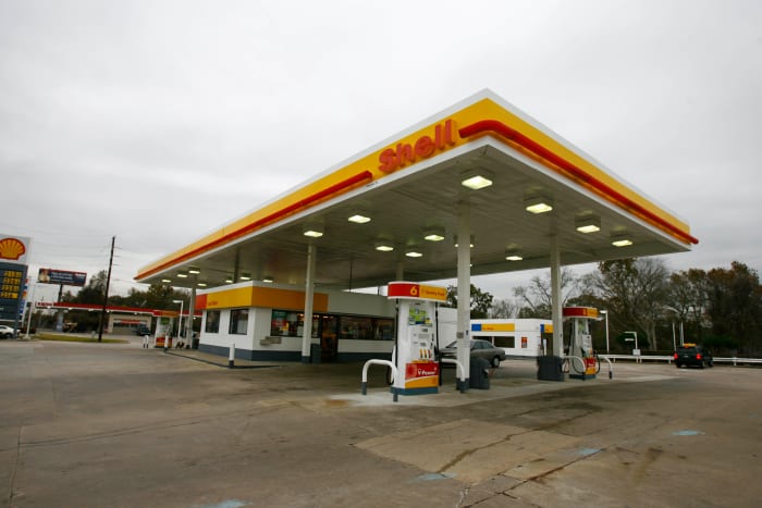 Major oil company unloading 1,000 of its retail locations - TheStreet