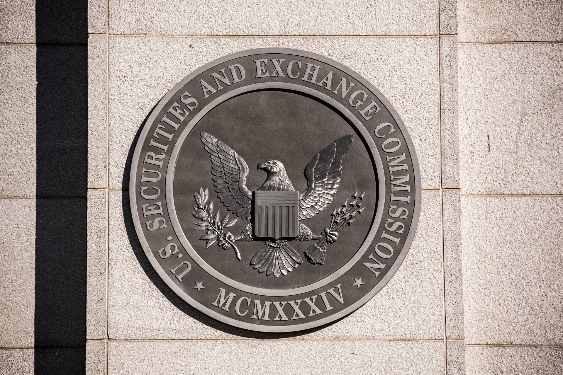 SEC issues warning as fear drives fresh market rally - TheStreet Crypto ...