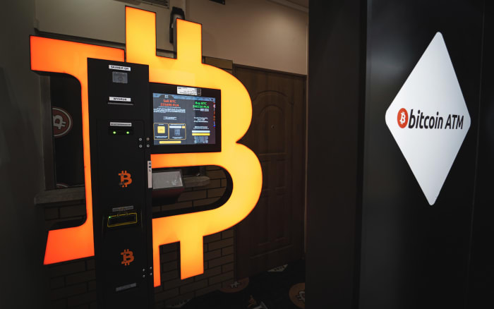 Texas to get 200 Bitcoin ATMs in 2026 - TheStreet Crypto: Bitcoin and ...