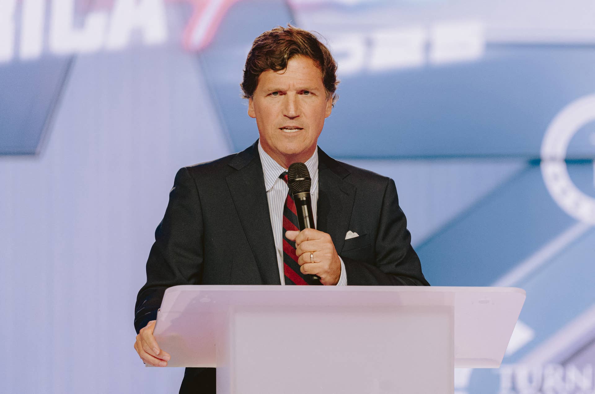 Tucker Carlson asks top economist if Bitcoin will replace declining U.S ...