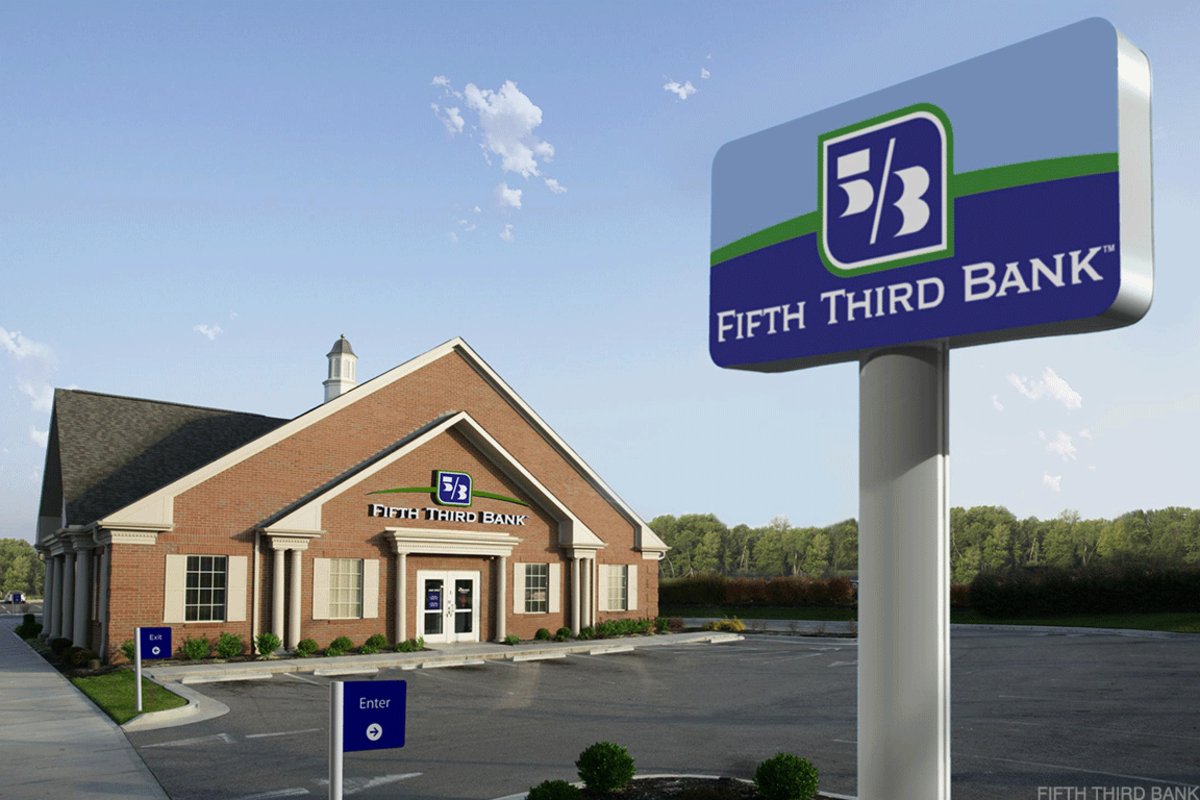 Fifth Third Bancorp Tops Estimates as Earnings Jump 33% - TheStreet