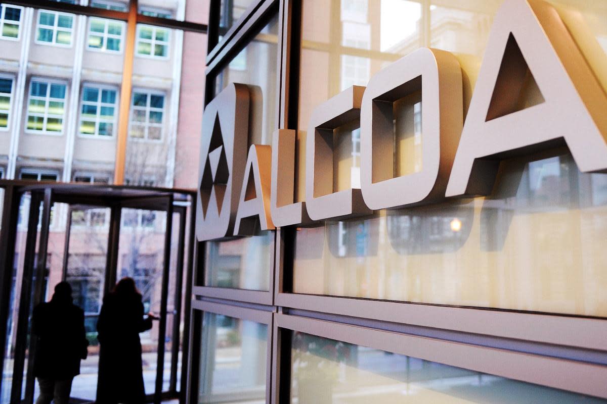 Alcoa Chart Shows Breakout or Breakdown Imminent - TheStreet