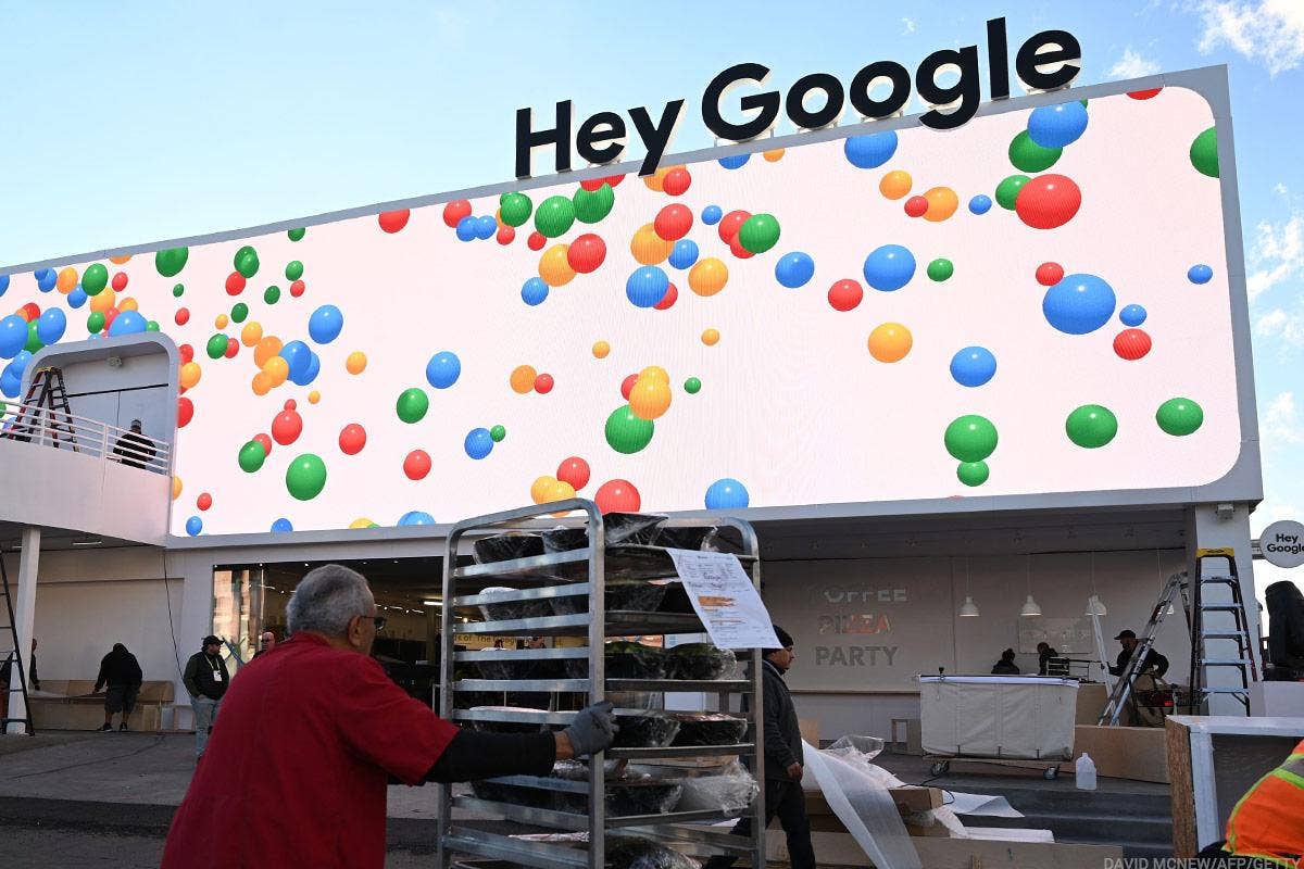 Google (GOOGL) Announces New Maps, Travel and Translation Features for ...