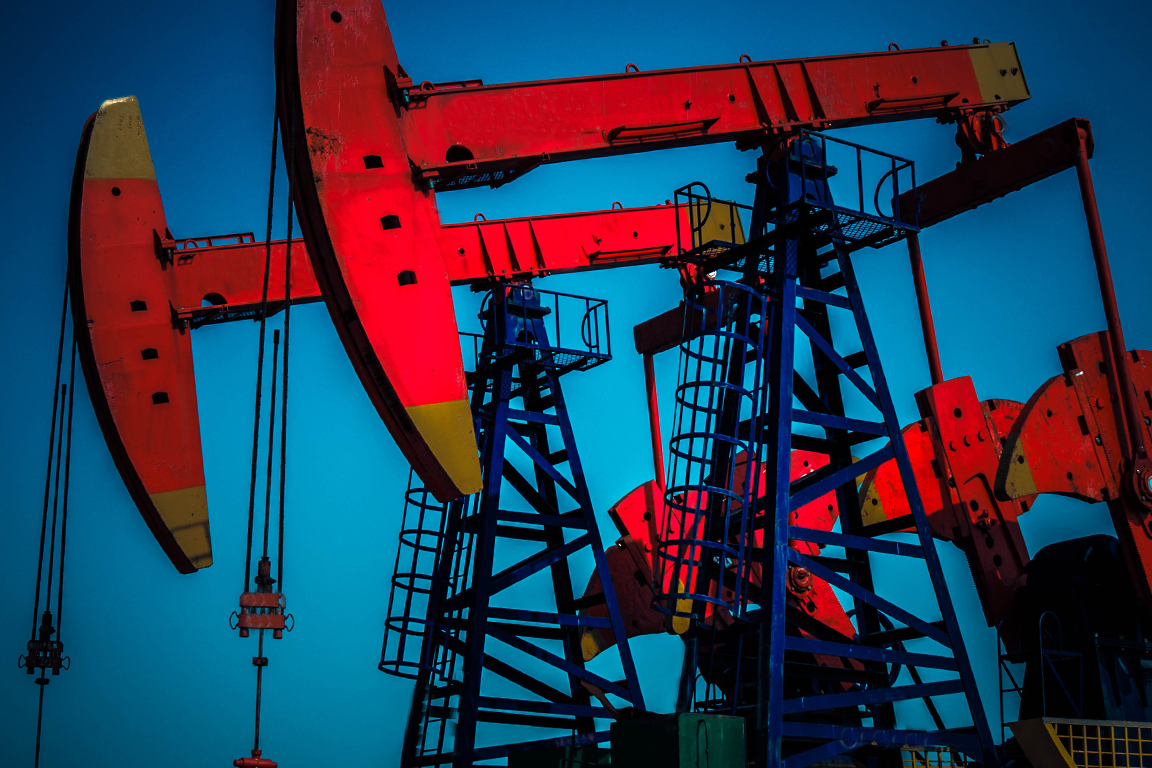 Oil Slumps, Gas Spikes Ahead of Holiday Weekend; Assessing the ...