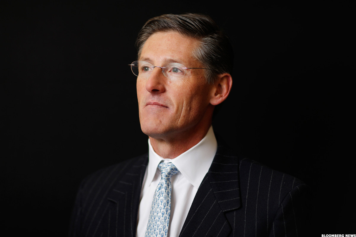 Wall Street Banks Get Creative to Pay CEOs More as Financial Crisis ...