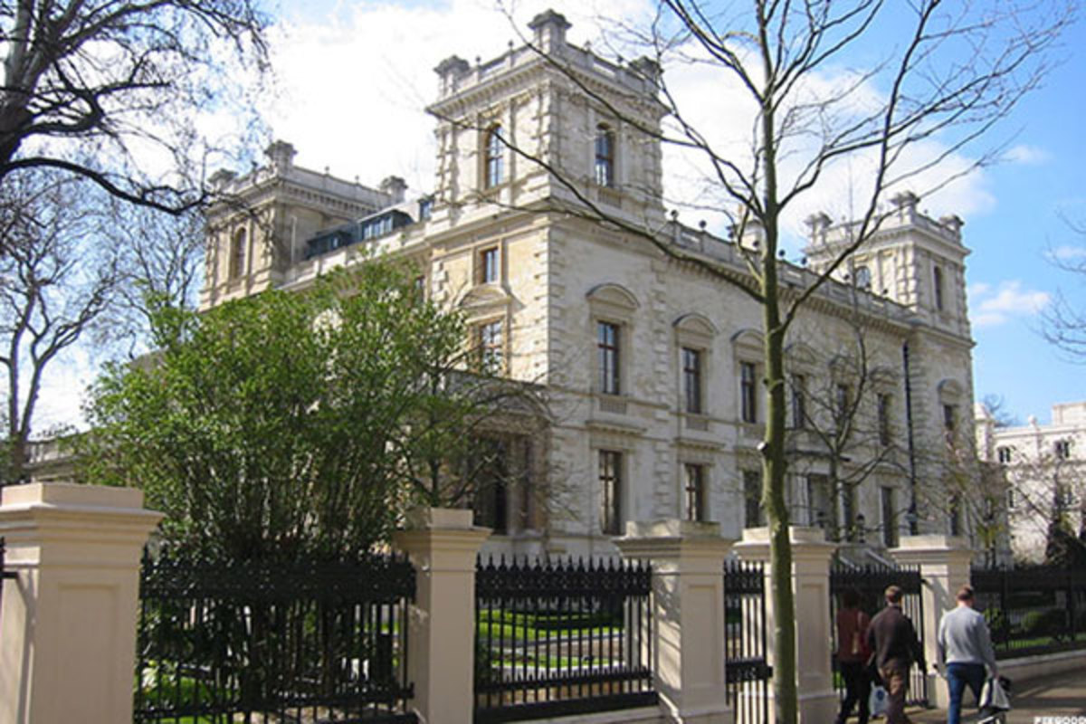 The 11 Most Obscenely Expensive Homes in the World and Their Filthy ...