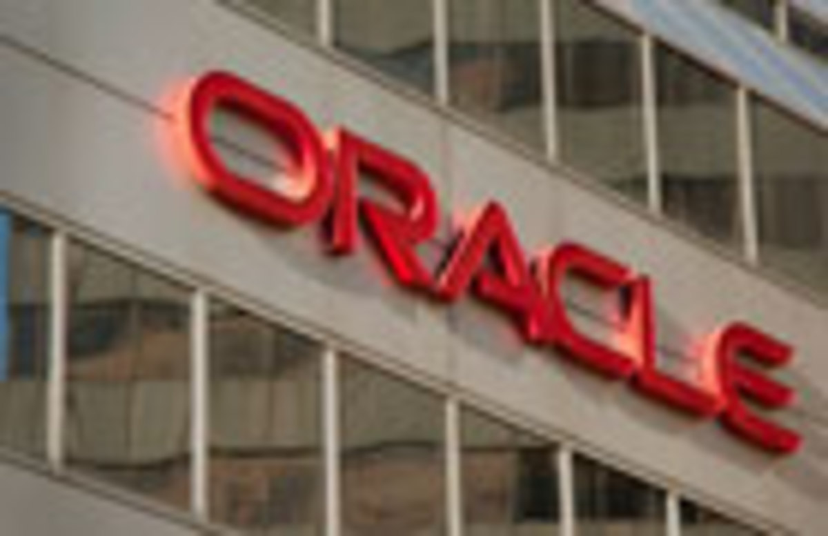Software Firm Oracle Set to Report, but Beware of Cloud Headwinds ...
