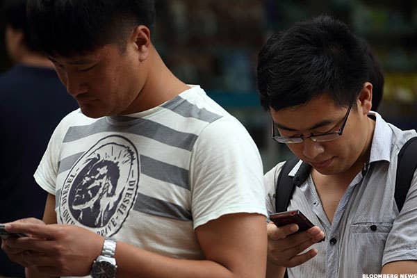 China Prefers Cheap Androids, Expensive iPhones - TheStreet