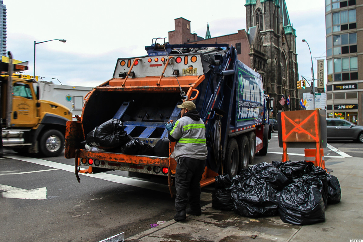 Tesla Co-Founder Shifts Focus From Sports Cars to Garbage Trucks ...