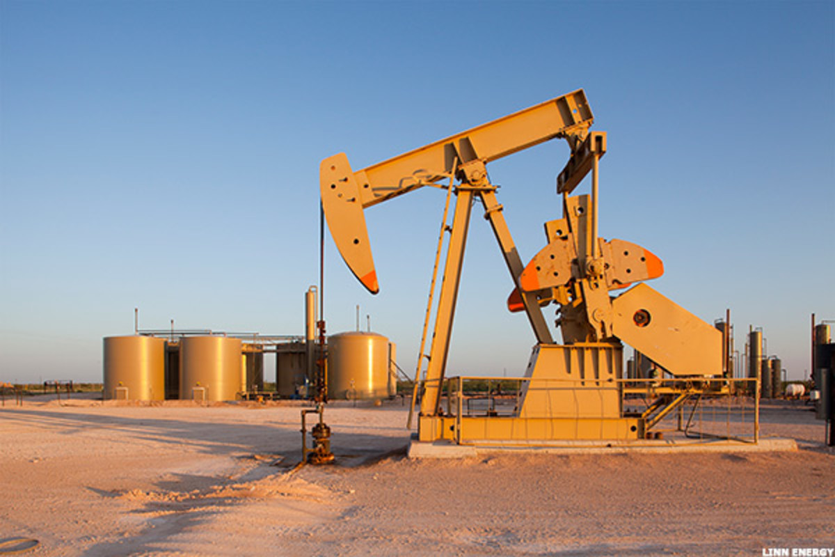 These Three Oil Stocks in Permian Basin Are Likely Undervalued - TheStreet