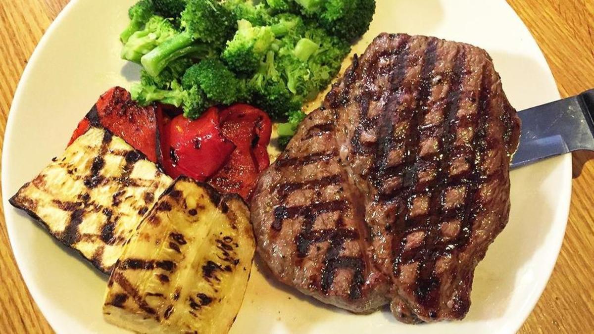 We Tried The New Smokey Applebee's Steak And Came Away Surprised ...