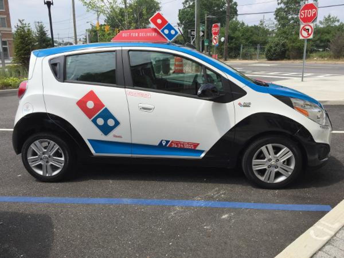 Test Drive Exclusive: Domino's Pizza New Futuristic Delivery Car ...