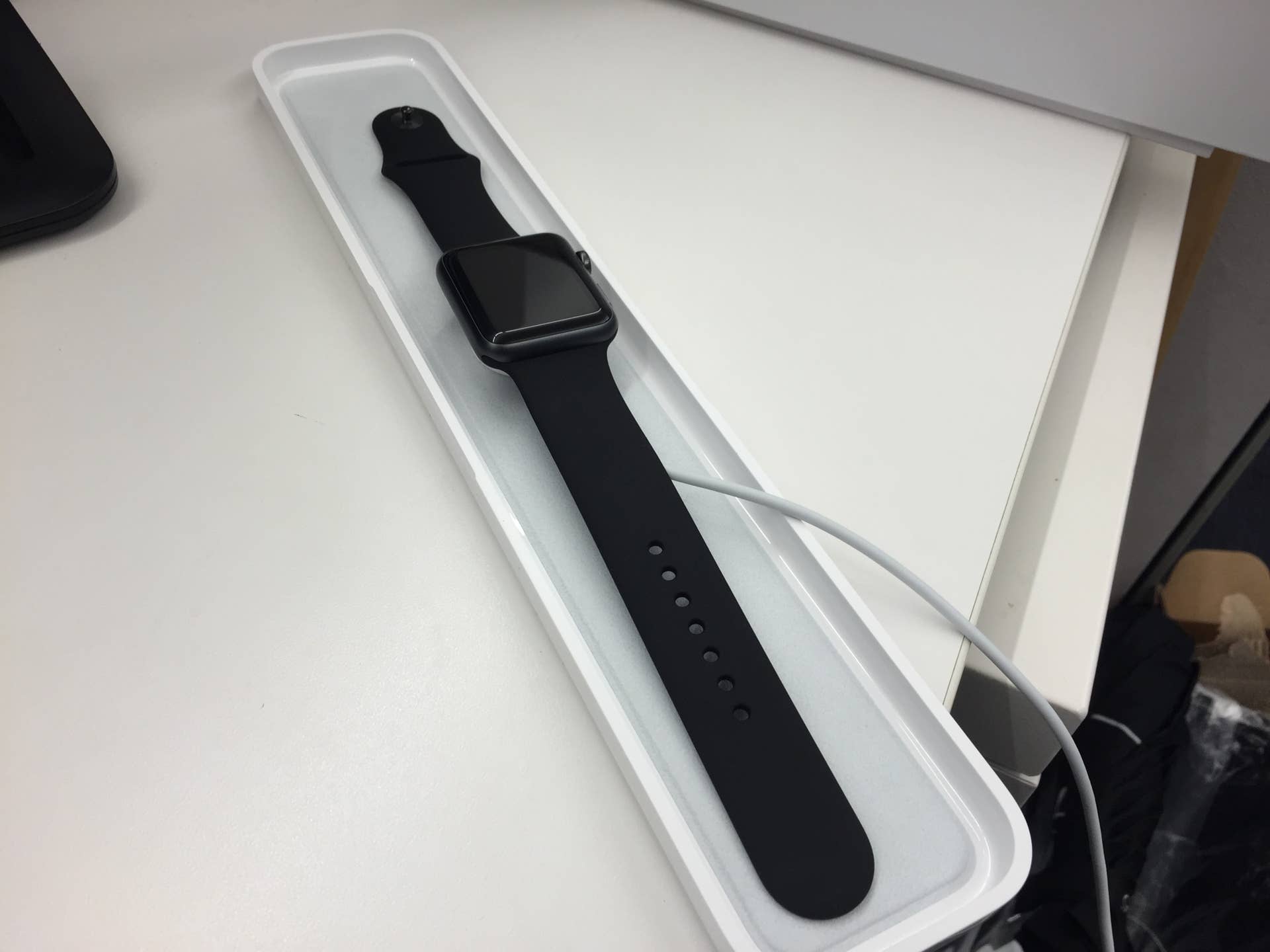 I Hate My Apple Watch So I Want to Trash It Before Christmas - TheStreet