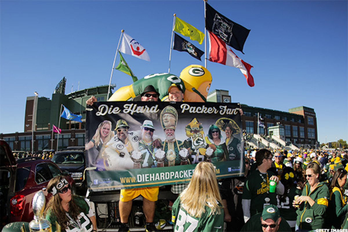 The 10 Best Cities for Football Fans - TheStreet