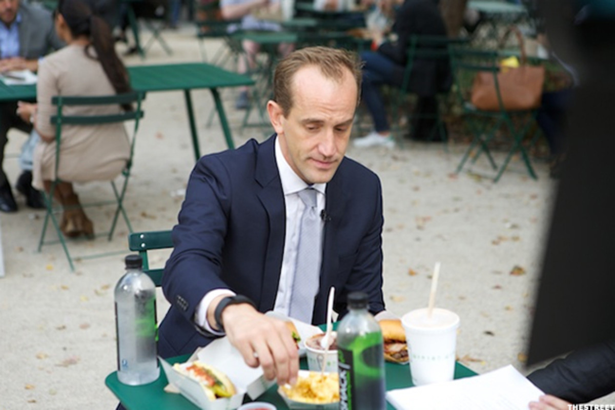 Shake Shack (SHAK) CEO: How I Went From Helping Run a Hot Dog Cart to ...