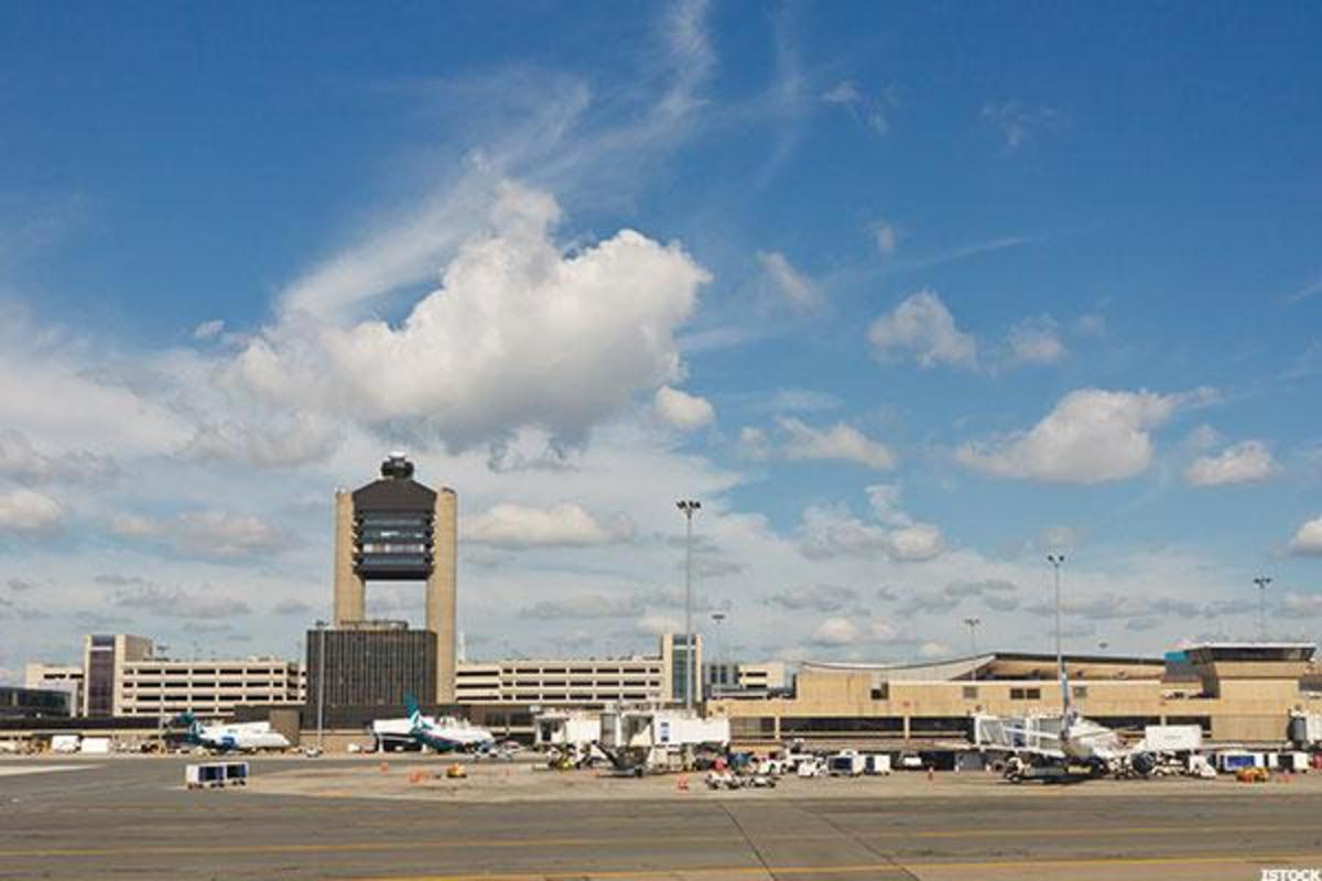 Why Boston Logan Airport Has a Great Credit Rating While LaGuardia's Is ...