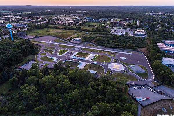 Michigan Test Track Accelerates Driverless Cars for Automakers ...
