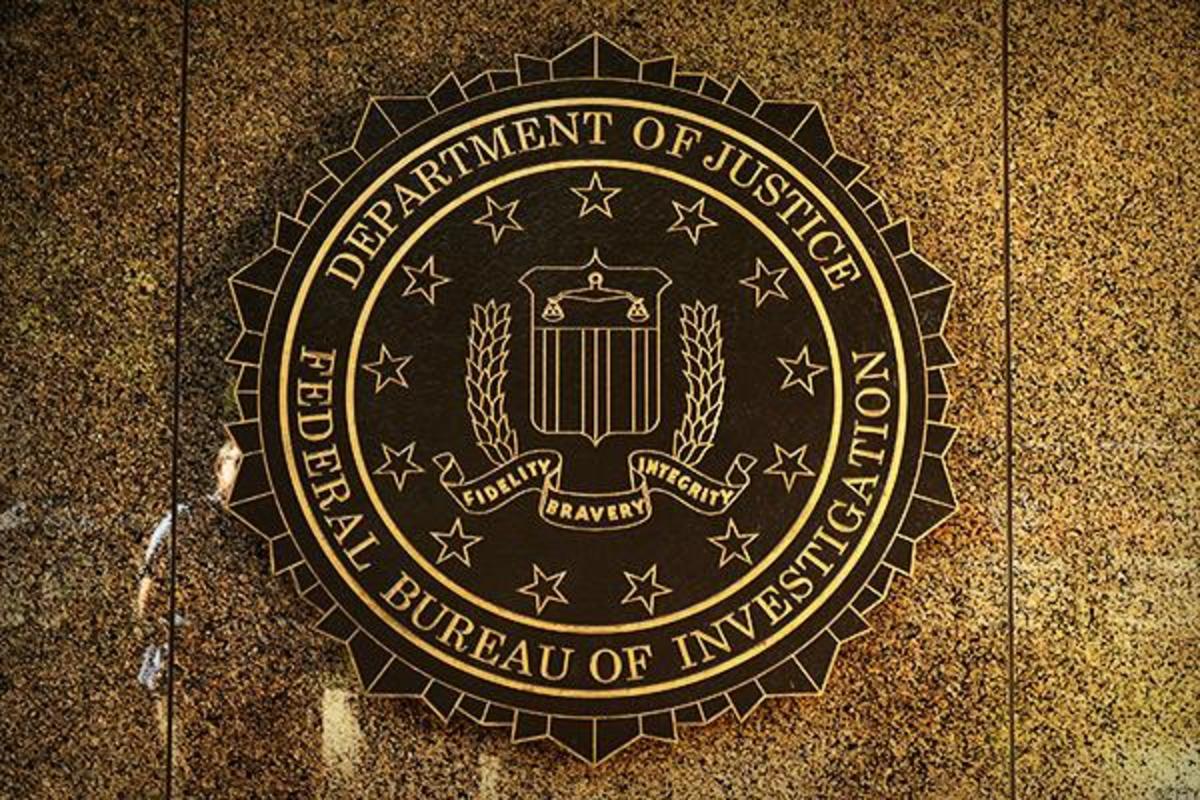 Explosion Reported Outside New York Building Housing FBI, U.S. Army ...