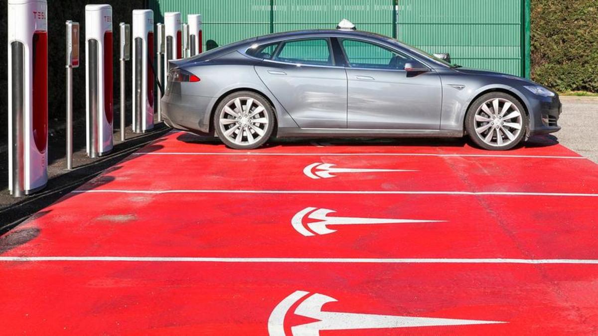 Tesla Slides as Coronavirus Delays China Model 3 Deliveries - TheStreet