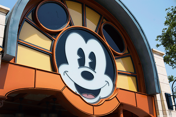Sell Disney (DIS). Sell Netflix (NFLX). Sell It All! - TheStreet