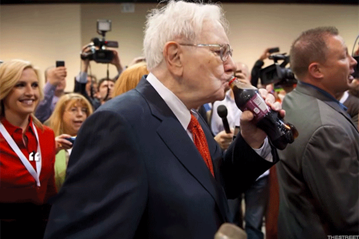 Warren Buffett's Junk-Food Diet Has Gotten Him to 88: Should You Follow ...