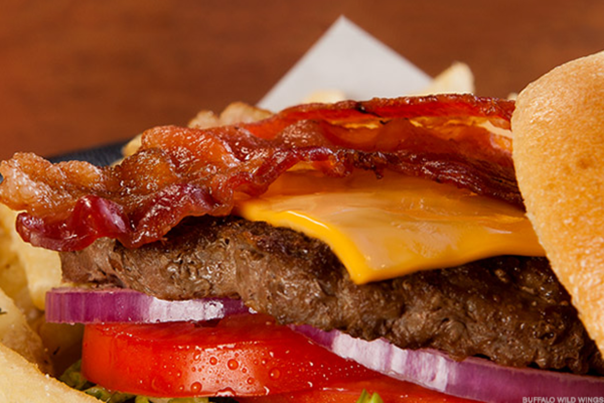 On National Cheeseburger Day We Remember the Most Humongous Burgers We ...