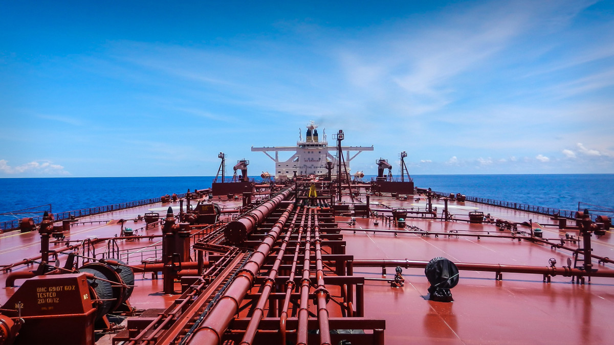 What's the Difference Between WTI and Brent Crude Oil? - TheStreet