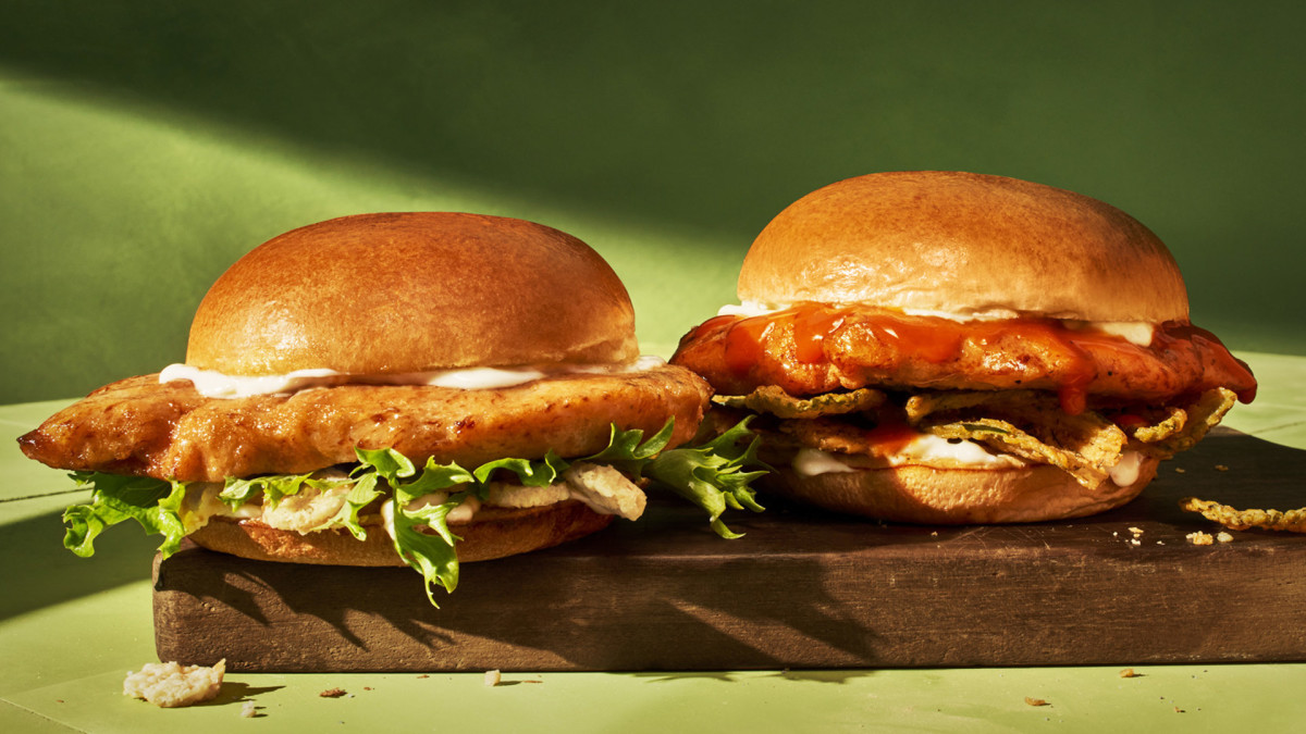Panera Bread Takes on Popeyes, KFC With a Pricey Chicken Sandwich ...