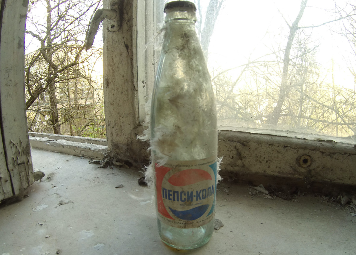 How Long It Takes for These Common Items to Decompose - TheStreet