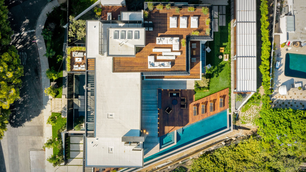 Beverly Hills Mansion Comes With its Own Car Showroom and a Link to ...