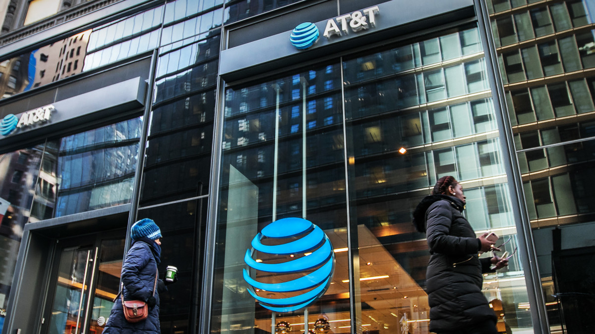 Verizon And AT&T Battle Over 'Better Network' Wireless Ad Claims ...