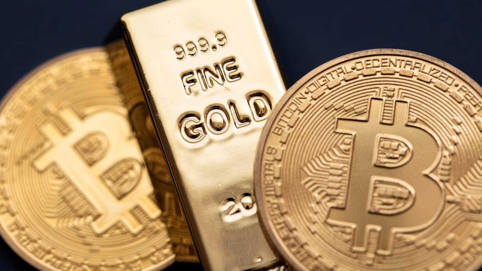 Gold and Bitcoin Are Taking Different Paths - TheStreet