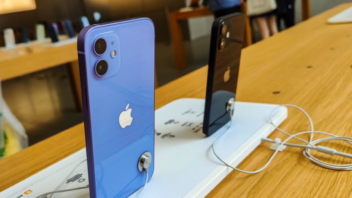 Apple issues a surprise iPhone danger warning - TheStreet