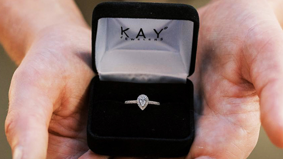 Jewelry Retailer Signet Stock Rises on Earnings Beat, Raised Guidance ...