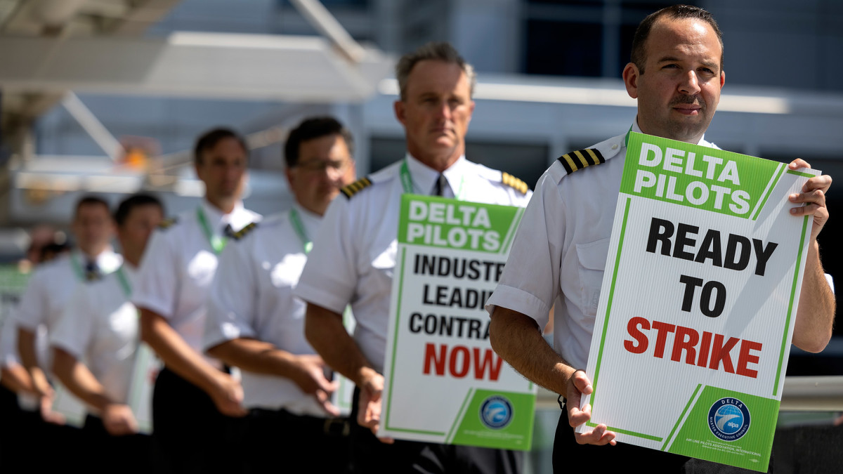 Delta Strikes Pilot Deal That Could Affect Southwest, United - TheStreet