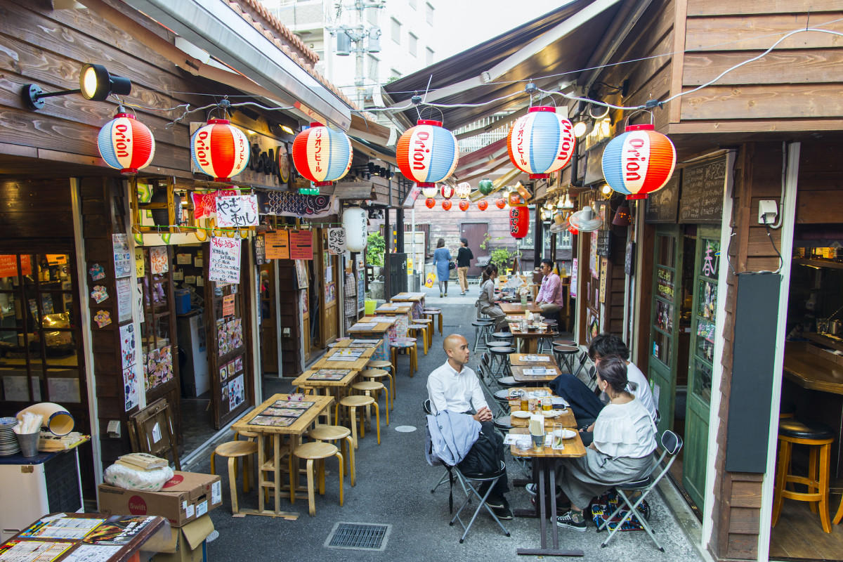 How Much to Tip in 30 Countries - TheStreet