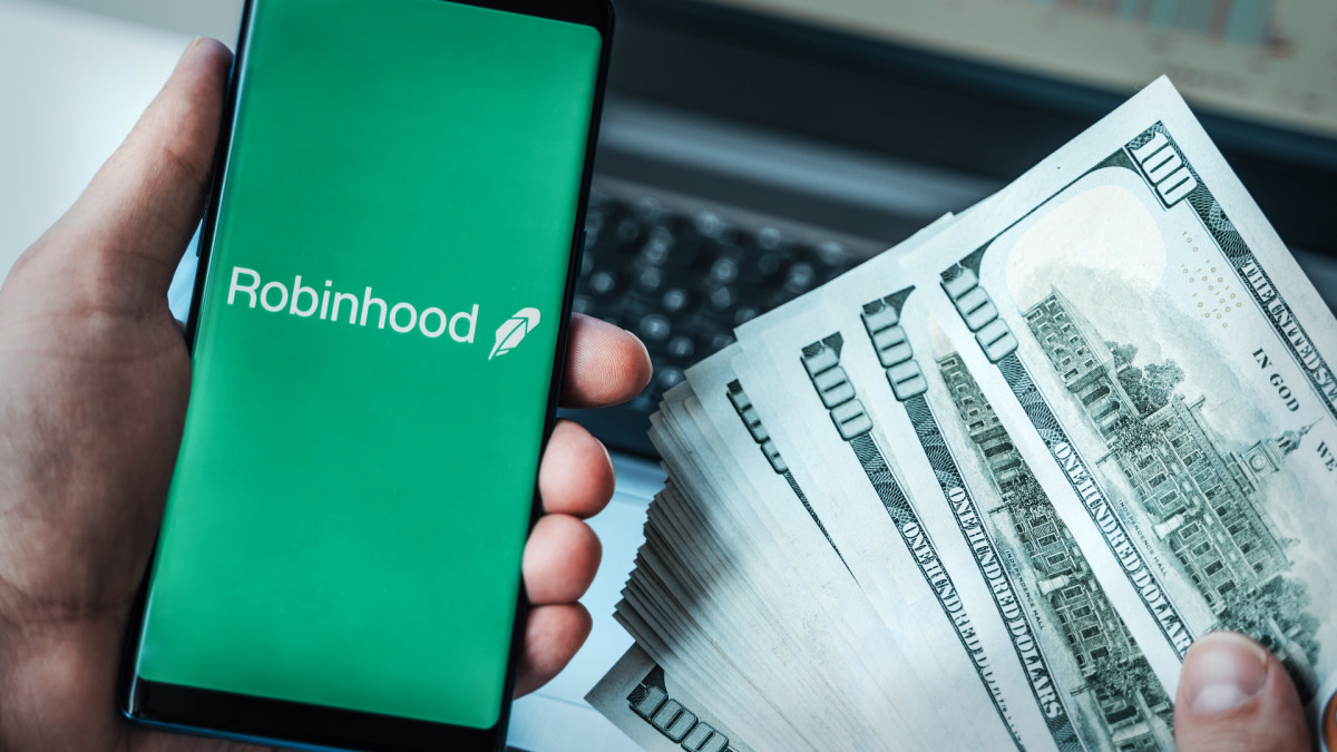 Robinhood Flexes its Lobbying Muscles in Washington - TheStreet Crypto ...