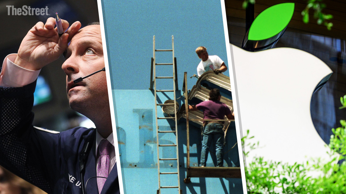 Dow Trades Below 30,000 as Stocks Sell on Recession Fears: Watch Market ...