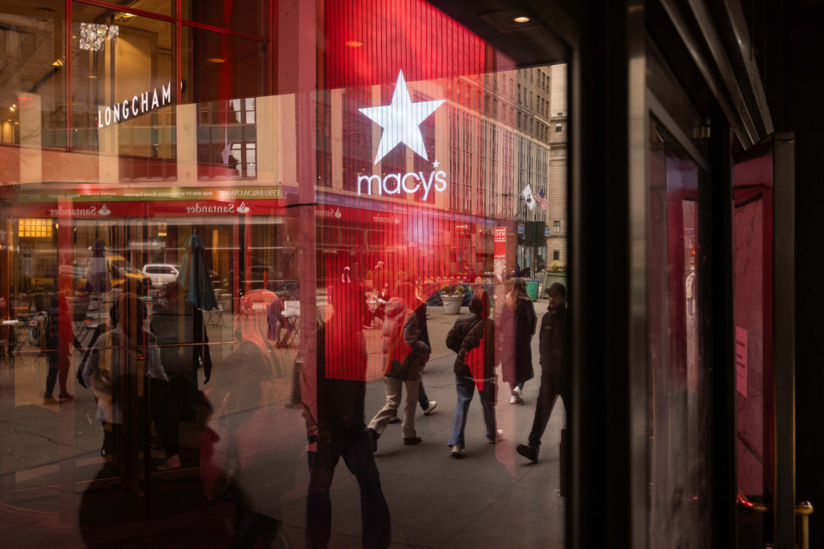 Macy's struggles cause it to bring back popular brand - TheStreet