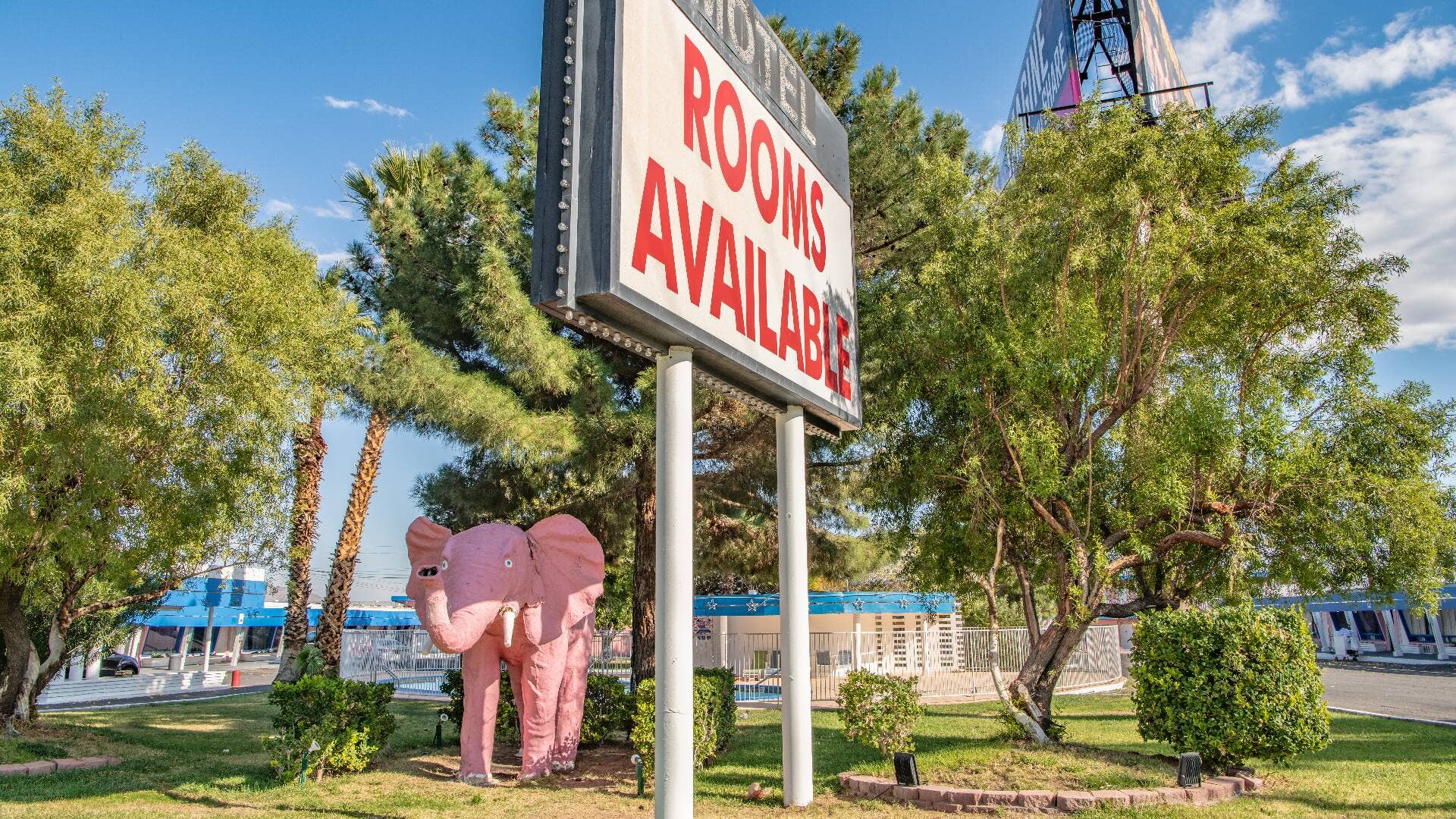 Historic Las Vegas Strip property closed and set for auction - TheStreet