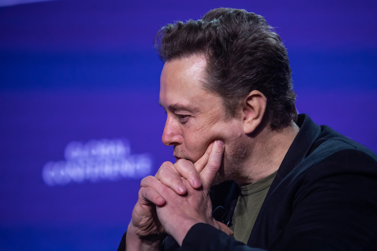 Elon Musk's latest move could cause a big Tesla problem - TheStreet